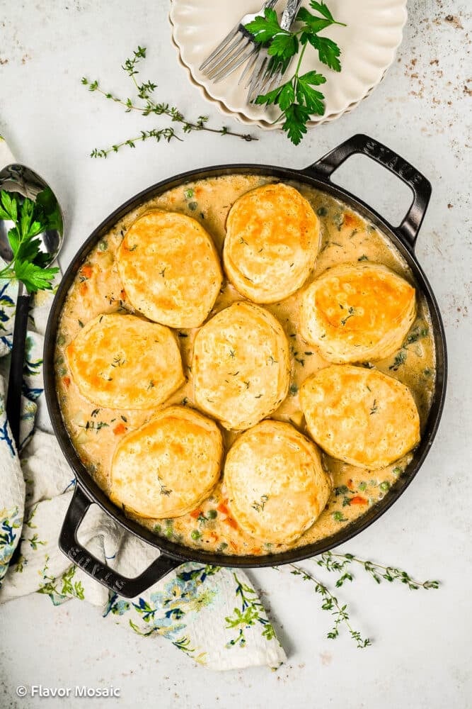 Easy Skillet Turkey Pot Pie with Biscuits (A Leftover Turkey Recipe ...