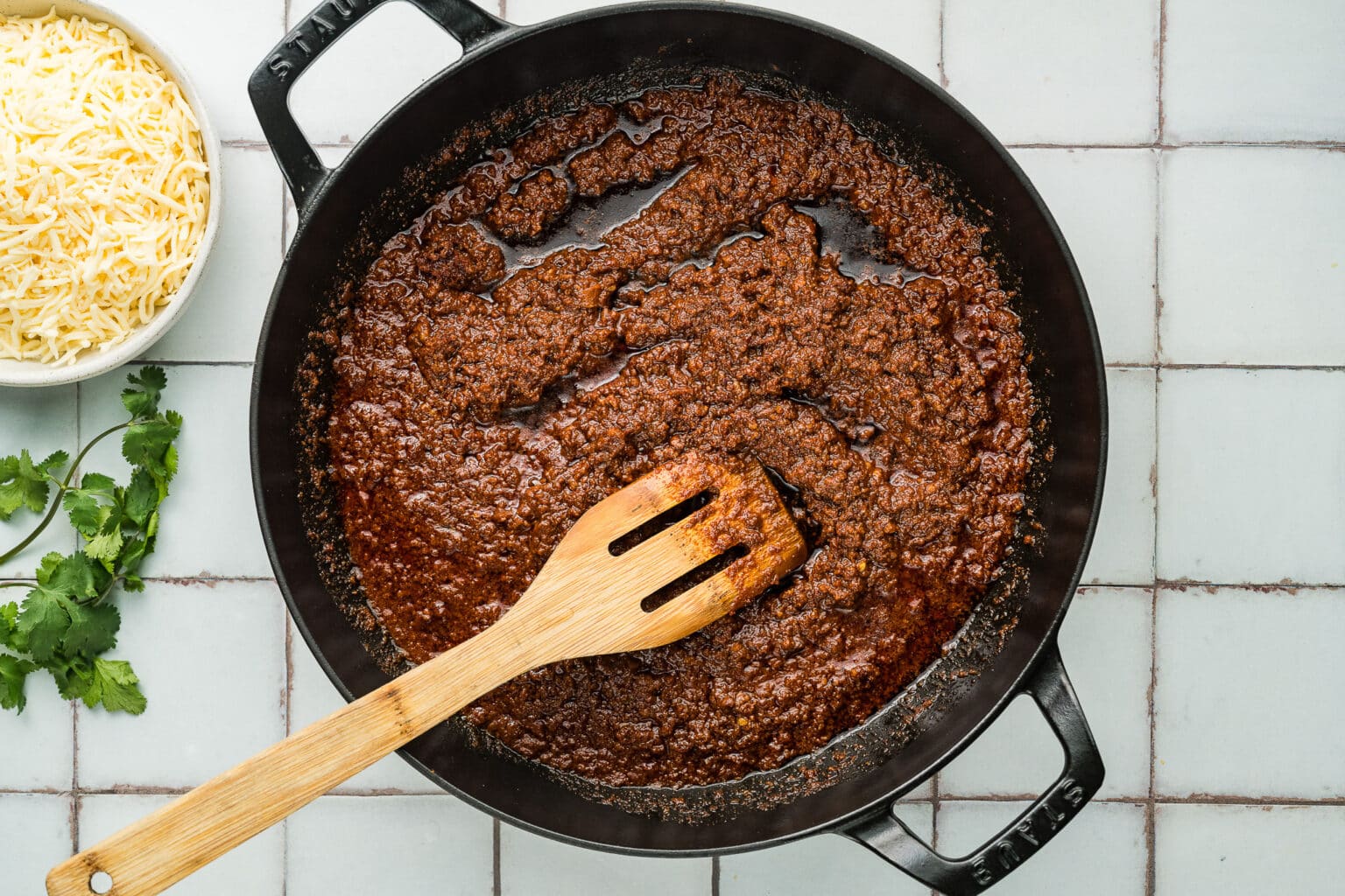 Queso Flameado Con Chorizo Recipe - Flavor Mosaic